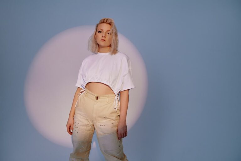 Canadian music sensation JESSIA serves up new single "I Should Quit ...