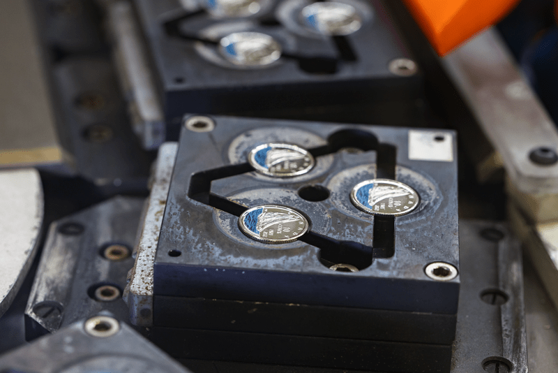 Cool and colourful NEW Canadian dimes celebrate the 100th Anniversary ...