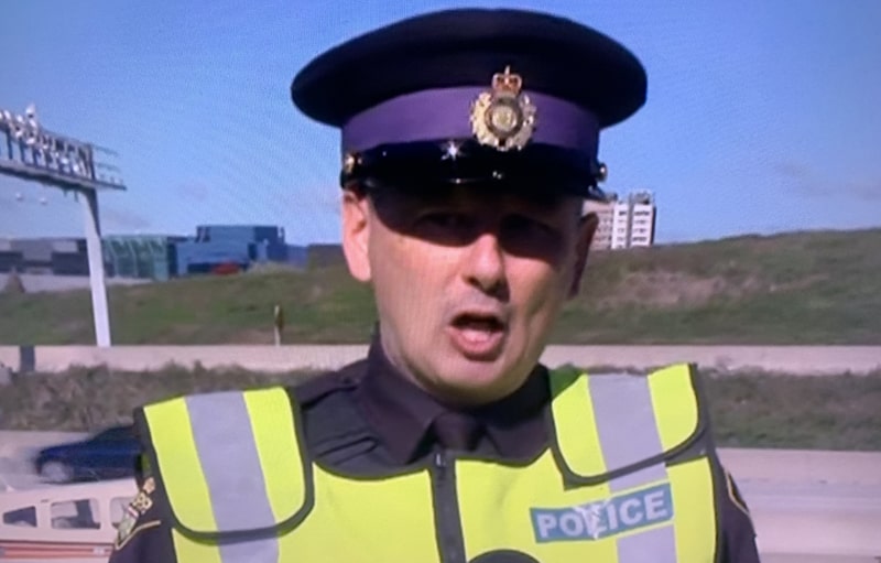 A small plane just landed on Highway 407 in Toronto- watch traffic cam ...