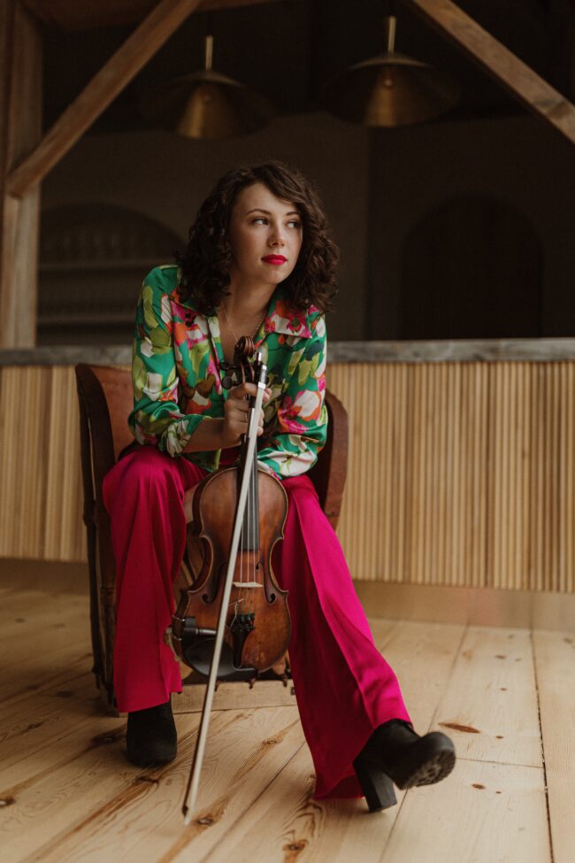 Natalie MacMaster & Donnell Leahy's Daughter goes viral on fiddle