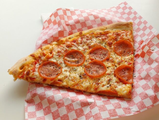 15 Must-Try Pizza Spots in Toronto (Ranked by Crust & Cheese Pull)