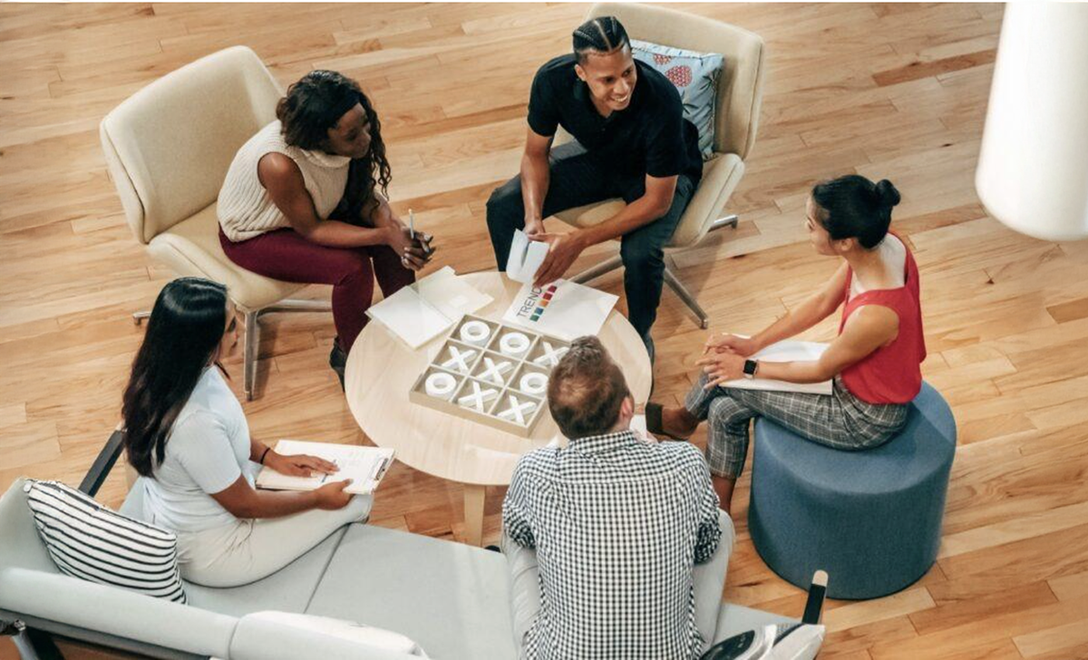 How to Master the Art of Sober Socializing While Attending Outpatient Rehab